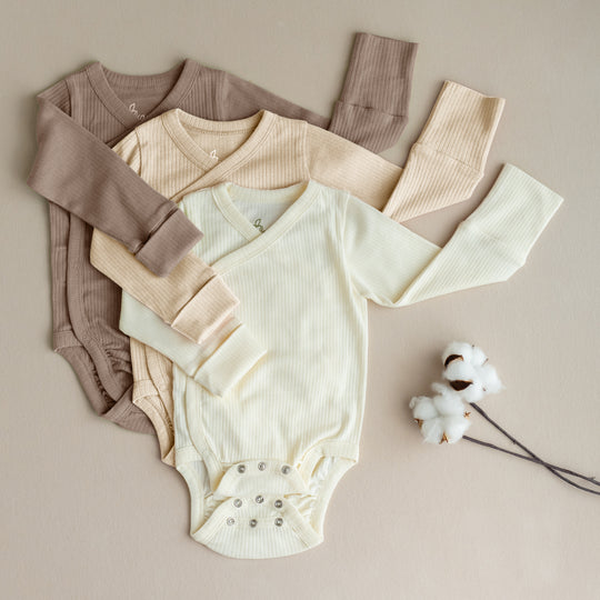 Mitwachsende zertifizierte Bio-Babymode von Elsara